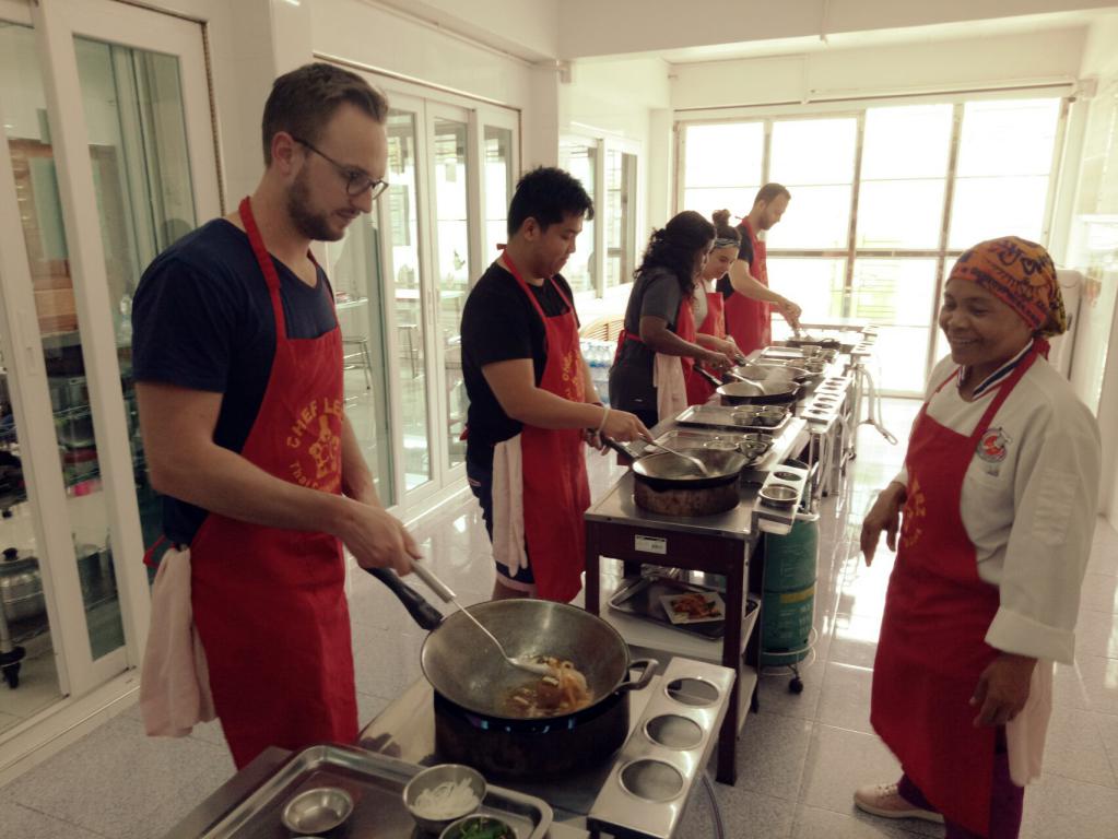 Chef LeeZ Thai Cooking Class Bangkok: 12 Dish Cooking Class by Chef ...