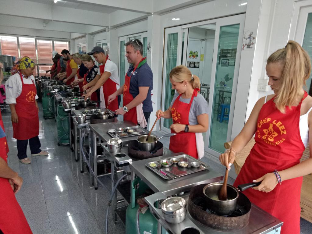 Chef LeeZ Thai Cooking Class Bangkok: 12 Dish Cooking Class by Chef ...