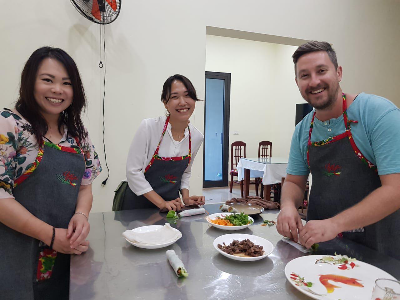 Vietnamese Home Cooking Class with a Local Chef & Fresh Market Tour