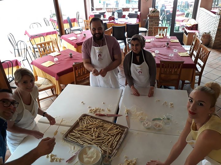 Italian Cooking Class with "Rionale" Market Tour in Taormina