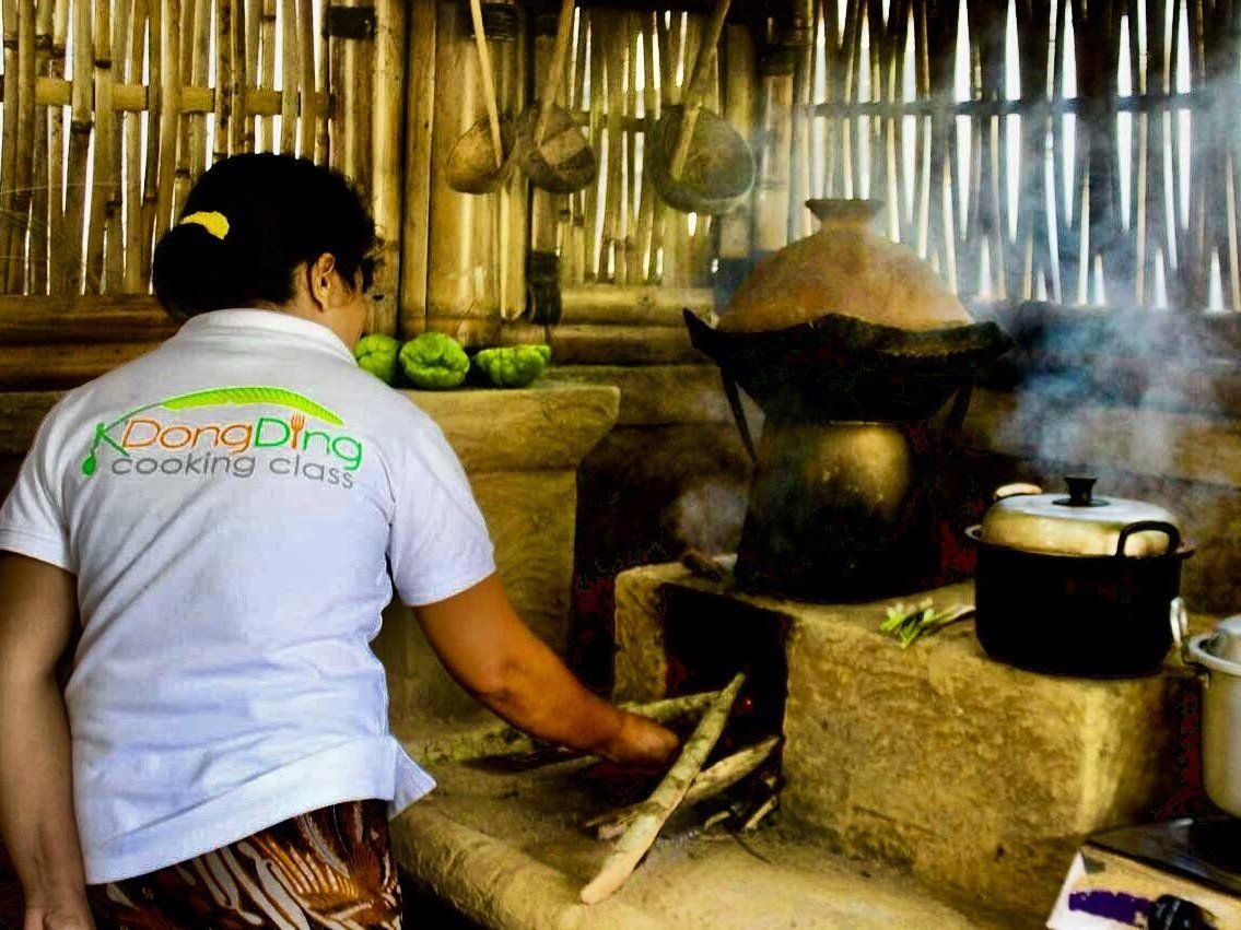 Exclusive Authentic Balinese Cooking in a Balinese Family Home