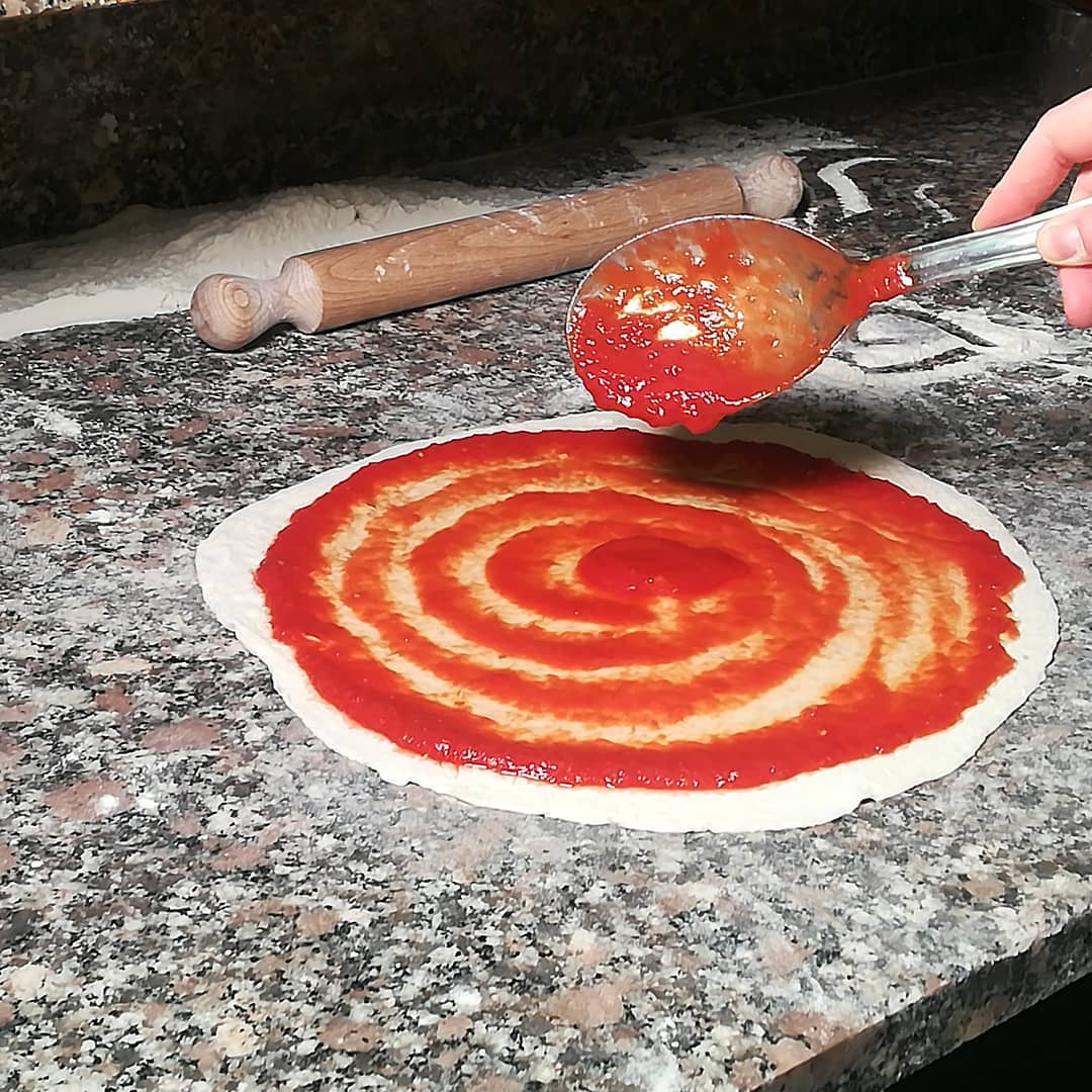 Eat & Walk Italy: Make your own Pizza in Rome – Create your Pizza with ...