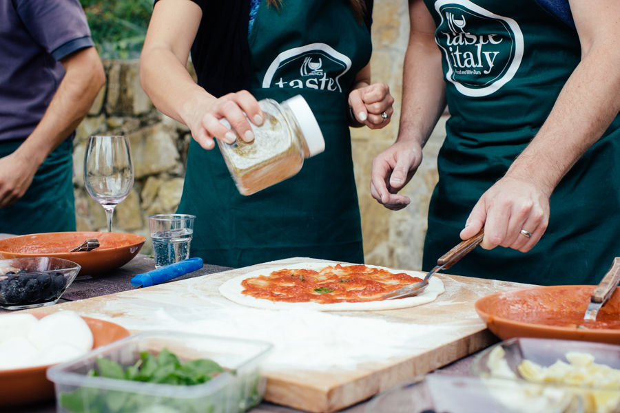 Italian Pizza & Gelato Making Class at a Private Tuscan Estate