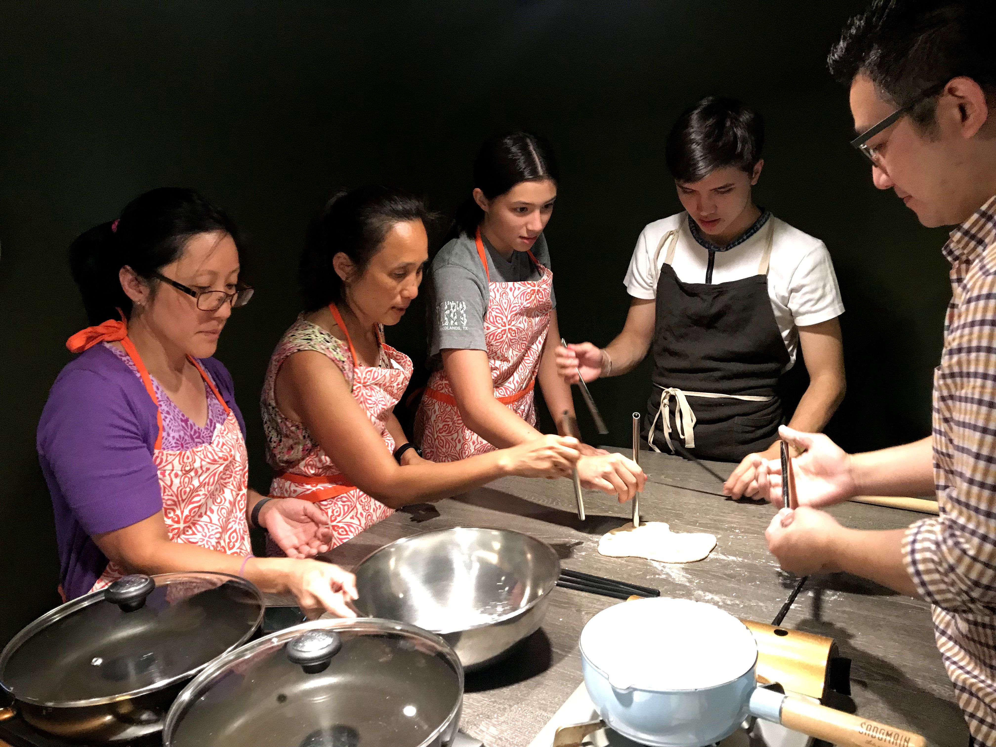 Taipei Food Tour and Colourful Bubble Tea Making